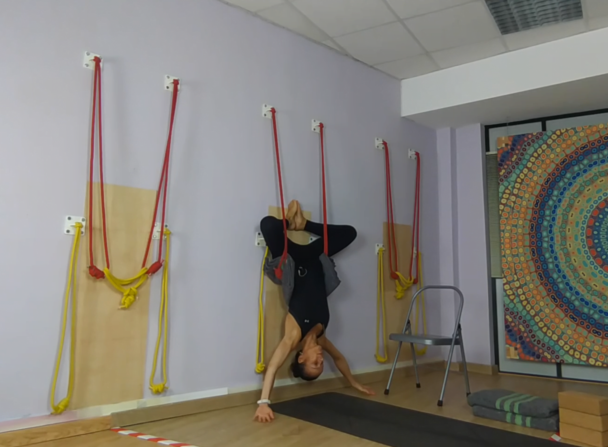 FORMACIÓN YOGA ASISTIDO ONLINE. YOGA KURUNTA Y APOYOS (PROPS ...